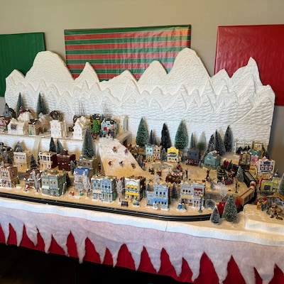 Christmas Village Display Mountain Backdrop for Lemax, Dept 56 ...