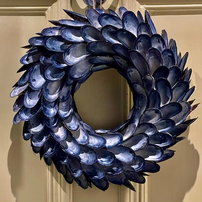 Mussel Wreath, Wreaths Made With Seashells, Wreaths for Beach Homes ...