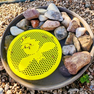 Bucket Bee Floater – 5 Gallon - Etsy