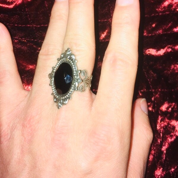 Black Jewel Ring Gothic Victorian Ring Black Crystal Cocktail Ring ...