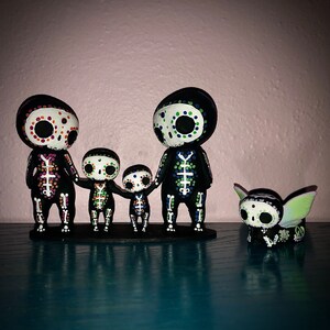 Girl Kissing Boy Skeleton's Cheek Figurine Hand Painted 3D - Etsy