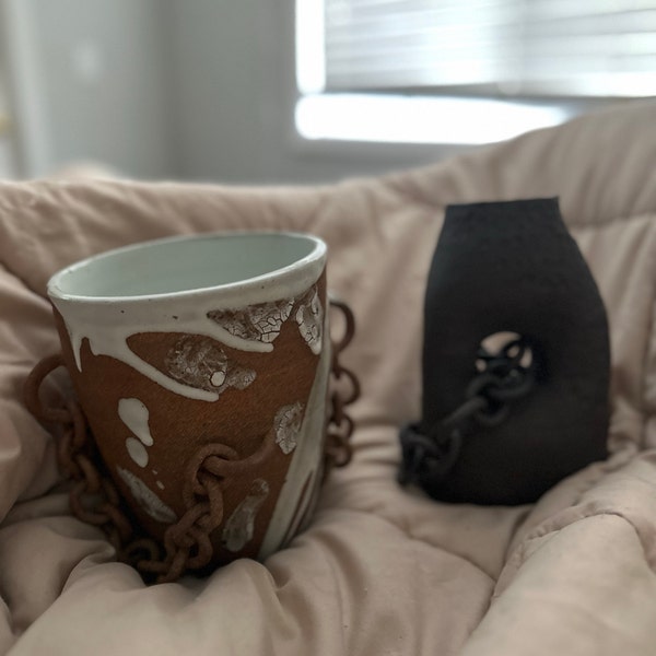 Asymmetric Ceramic Chain Vase, Handmade Vase, Sculptural Modern Chain ...