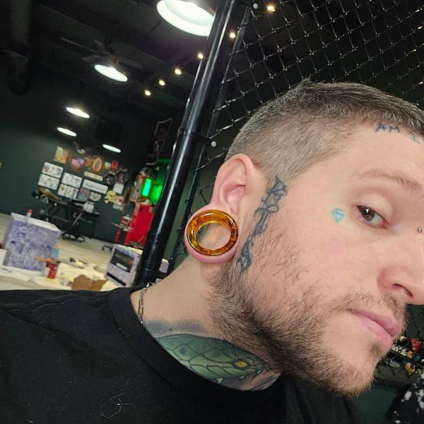 Plugs Tunnel[amber Color]-plugs Custom/plugs Smoke/plugs Resin - Etsy