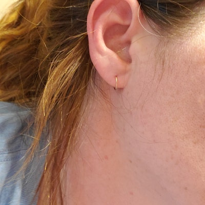 Upper Lobe and Ear Gold Cartilage Hoop Earring, Single Anti Tragus ...