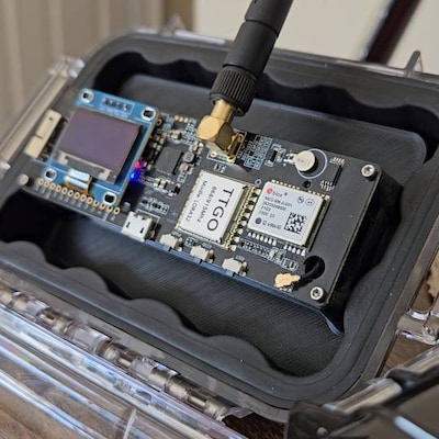 Meshtastic TTGO T-beam Board V1.2 18650 Battery Powered GPS & Lora Mesh ...