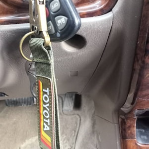 Vintage Heritage Stripes Toyota Keychain Lanyard, Metal Clip Key Ring ...