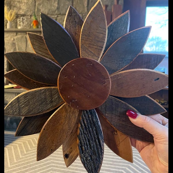 Reclaimed Pallet Wood Flower Wall Art Crafted From Upcycled Repurposed ...