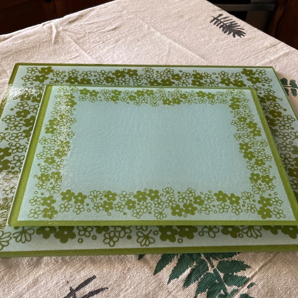 Vintage Pyrex Spring Blossom Green / Crazy Daisy Pattern Influenced ...