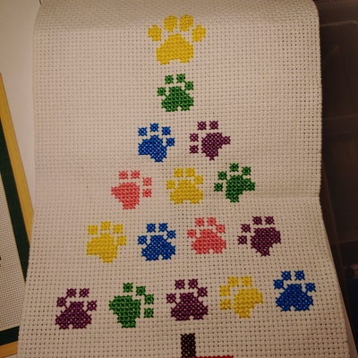Paw Print Christmas Tree Cross Stitch Pattern, Fun Easy Chart for Dog ...