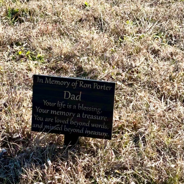 Engraved Memorial Graveside Sign: Personalized Remembrance Plaque - Etsy