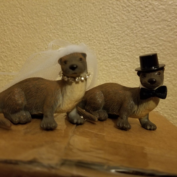 Otter-wedding-bride-groom-animal-unique-funny-wildlife-significant ...