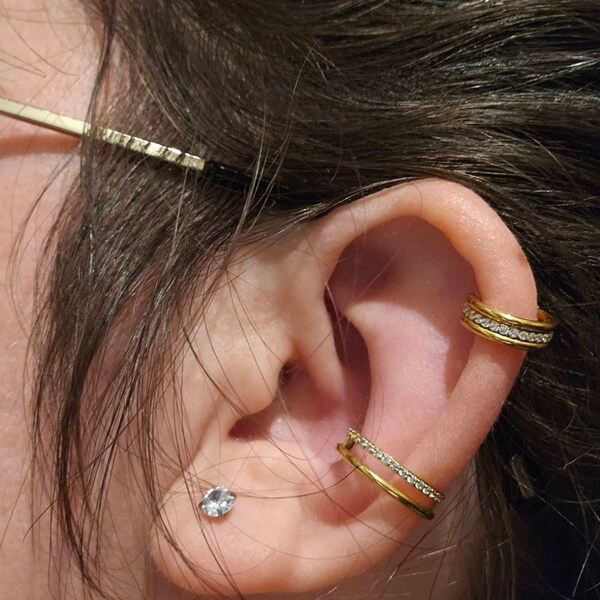 ASTM F136 Titanium Conch Hoop, Triple Stack Two Smooth With Single Gems ...