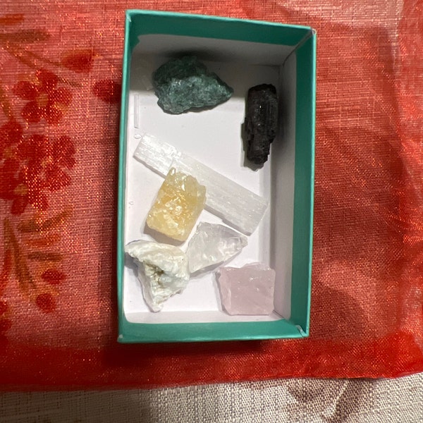 TINY Raw Crystal Set, Powerful Crystal Set, Genuine Crystals - Etsy