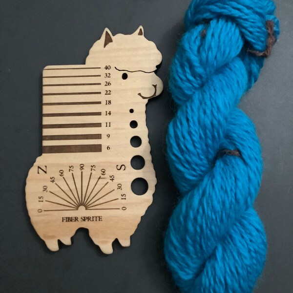 Alpaca Shaped Spinner's Multitool - Spinning Control Card With Twist ...