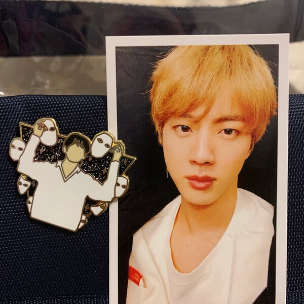 BTS Taehyung V Singularity Enamel Pin - Etsy