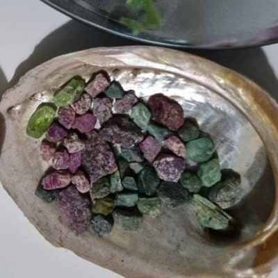 Glow Geode Magic Crystal Raw Geode Raw Crystal Glow in Dark - Etsy UK