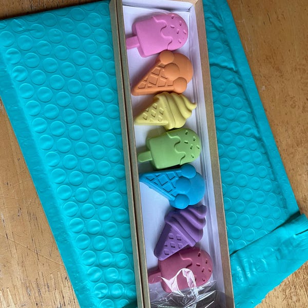 Farm Animal Crayon Party Favors, Birthday Party Favor, Cow, Bull, Pig ...