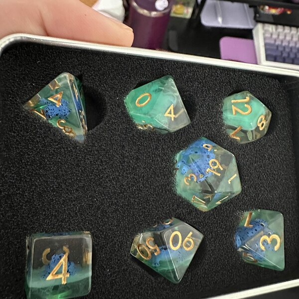 Yellow Stegosaurus Dnd Dice Set - 7 Piece D&D Resin Polyhedral Dice ...