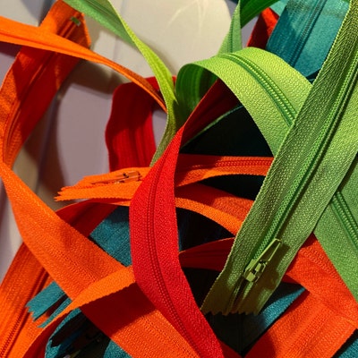 9 Inch Zippers You Pick Colors 50 Pieces - Etsy