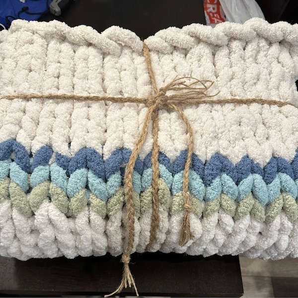 Video Tutorial: Coastal Comfort Hand Knit Chunky Blanket Instructions ...