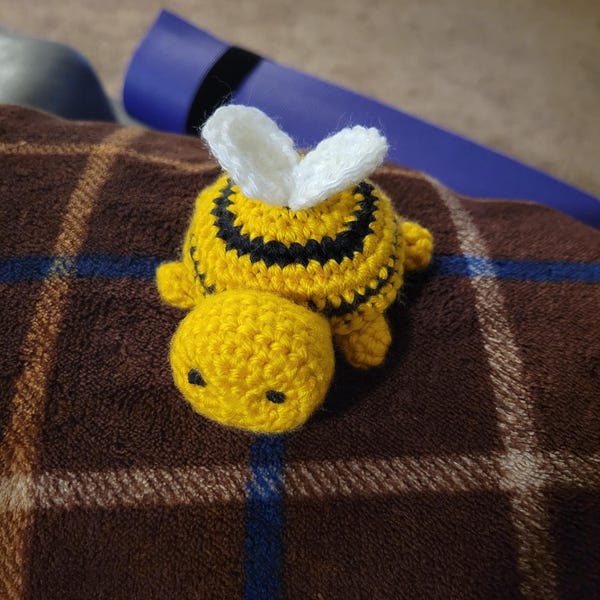 Turtle No Sew Crochet Pattern, Bumble Bee Turtle Pattern, Daisy Turtle ...