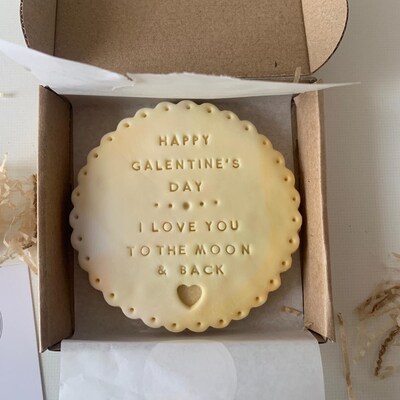 Big Round Personalised Celebration Biscuit Birthday - Etsy UK