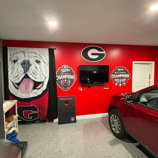 University of Georgia | Georgia Bulldogs | Uga Chillin' | Georgia Mascot | Uga X | Canvas Wall ...