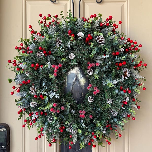 Very Merry Berry Holiday Wreath, Large Festive Wreath, Holiday Light ...