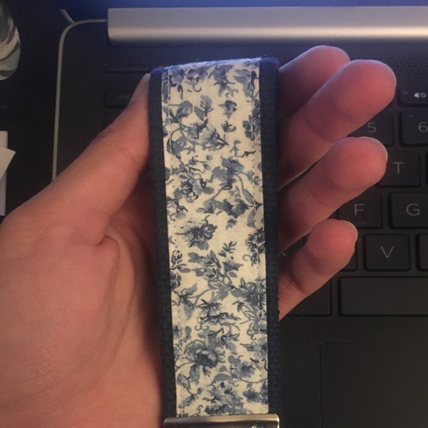 Blue Print Floral Key Fob- Fabric Key Fob- Navy Key Fob- Blue Flower ...