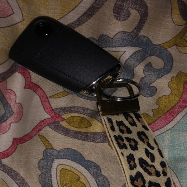 Black and White Striped Key Fob. White and Black Stretchy Key Fob ...