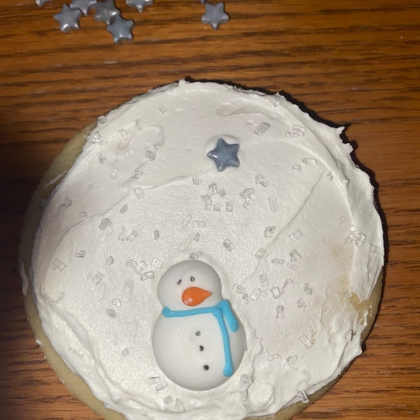 Made to Order | 1 Dozen Royal Icing Snowmen | 1 Inch | Cupcake Toppers ...