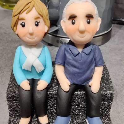 Personalised Seated Male Figure Fondant Cake Topper - Etsy