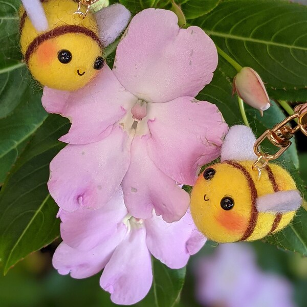 Kawaii Felted Bee - Bee Wool - Cute Bee - Miniature Bee - Smiley Bee ...