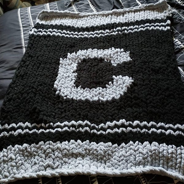 Fisherman With Bass - Finger Knitting / Chunky Knit Blanket Pattern - Etsy