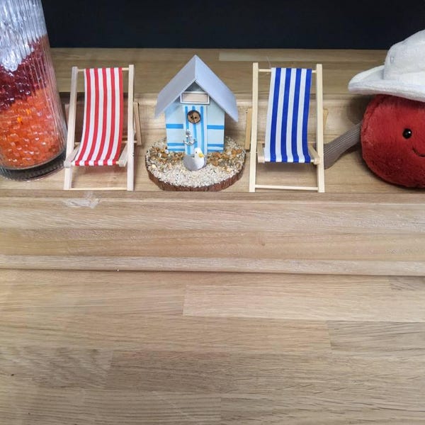 Adorable Floral Wooden Beach Huts With Shells and Hearts: Mothers Day ...