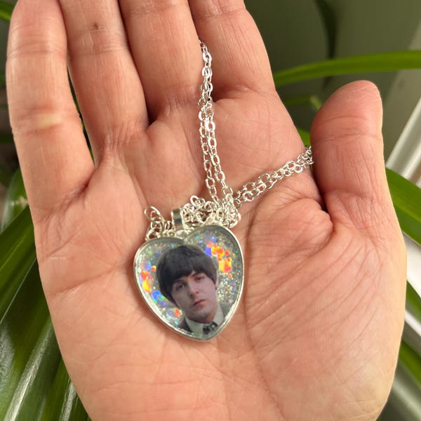 Layne Staley Necklace - Heart-shaped Pendant Inspired by Alice in ...