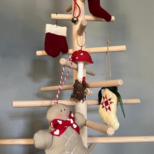 Primitive Christmas / Winter Faux Feather Tree Nearly 3 Feet Tall ...