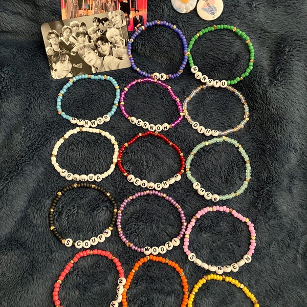 ITZY Bracelet With Gold Hearts - Custom Kpop Elastic Bracelet - Etsy