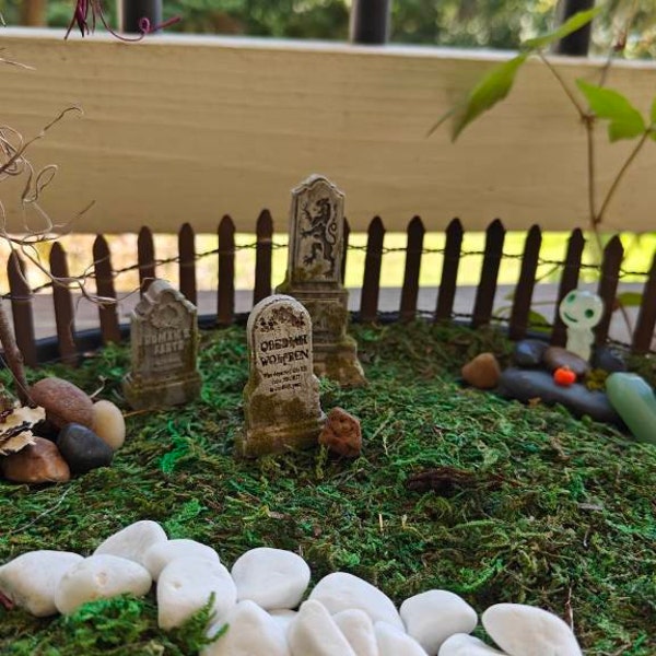 Set of 3 Distressed Miniature Tombstones , Cemetary - Etsy