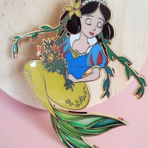 Cinderella Character Frame Fantasy Pin LE 50 - Etsy