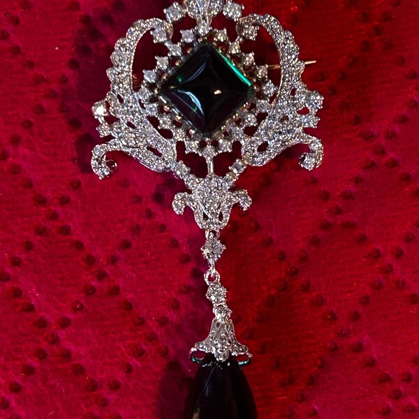 Art Deco Inspired Rothschild Family Carved Emerald Brooch in 925 ...