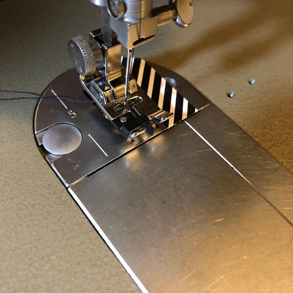 Narrow Zipper Sewing Machine Presser Foot Zipper Sewing Machine Low ...