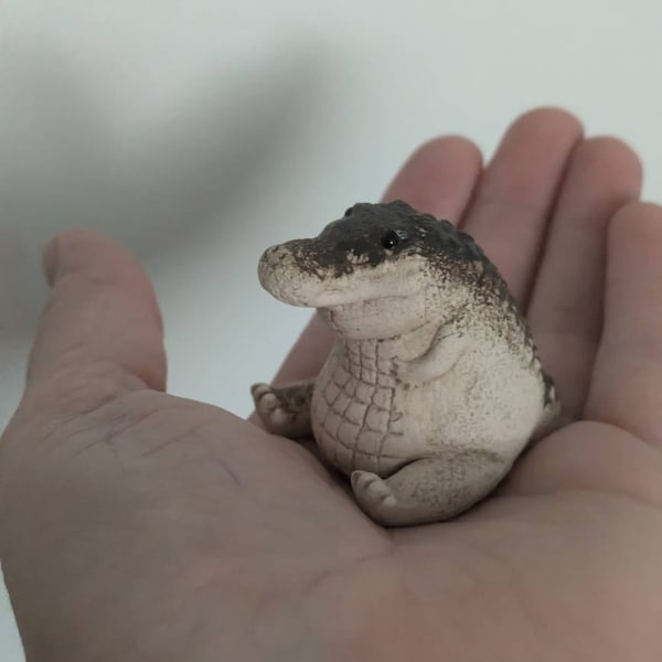 Cute Ceramic Alligator Sculpture: Adorable Crocodile Figurine for Tea ...