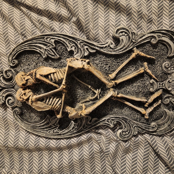 Amor Aeternus, Skeleton Lovers Wall Plaque, Resin Sculpture | Gothic ...