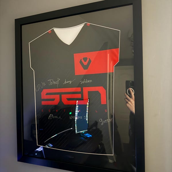 DIY Football Shirt Frame, Jersey Display Case, Sports Memorabilia ...