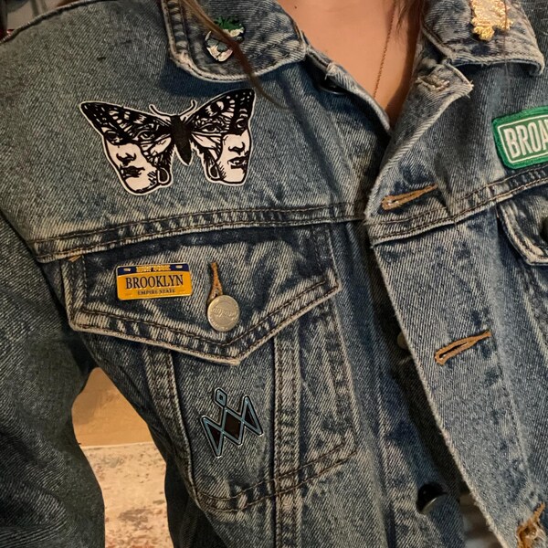 Random Badges 10-50PCS , Personalized Pins, Cartoon Clothes & Bag ...