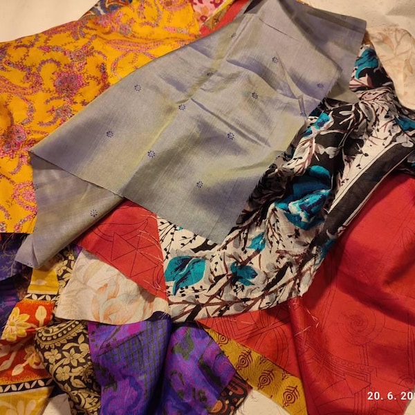 Huge Lot 100% Pure Silk Vintage Sari Fabric Remnants Scrap Bundle ...