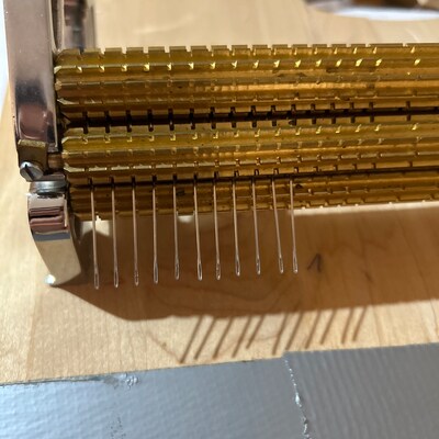 Sally Stanley Smocking Pleater Machine With Needles 24 Row Pleating ...