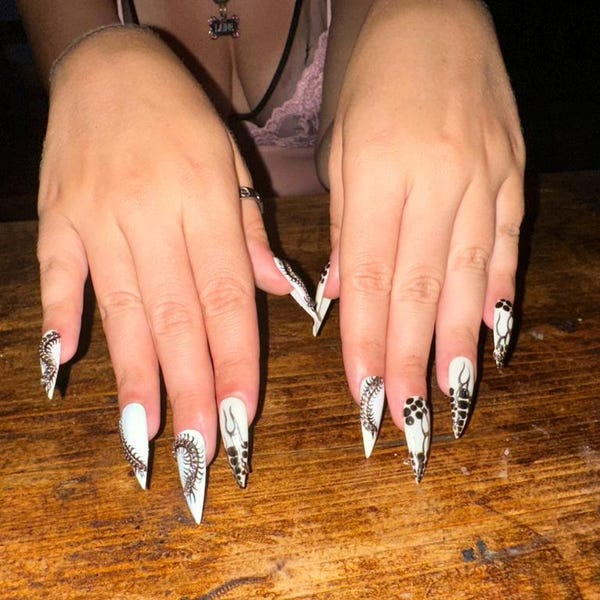 Silver Reptiles & Black Blooming on White Long Stiletto Press on Nails ...