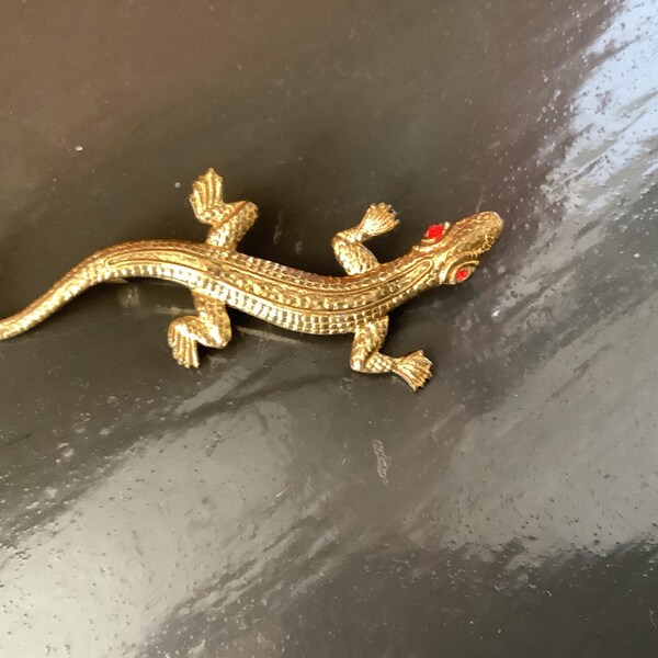 Beautiful 1920s Antique French Depose Reverse Carved Lucite Brooch With ...